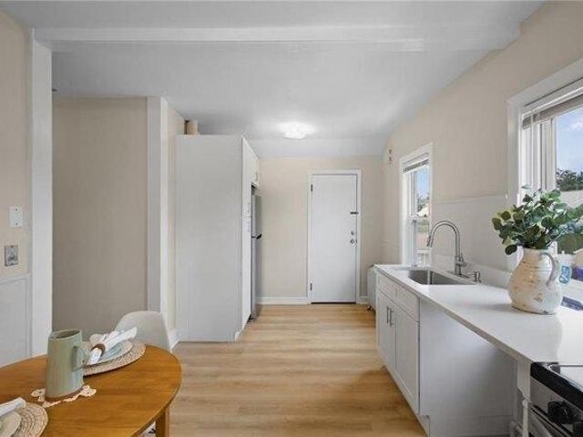 house with 4 bedroom, East Providence RI ES105159335