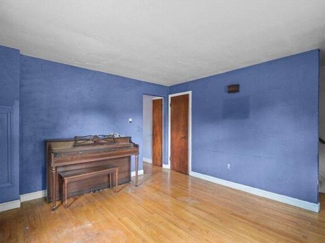 house with 4 bedroom, East Providence RI ES105192112