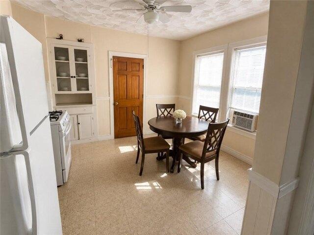 house with 4 bedroom, East Providence RI ES105277224