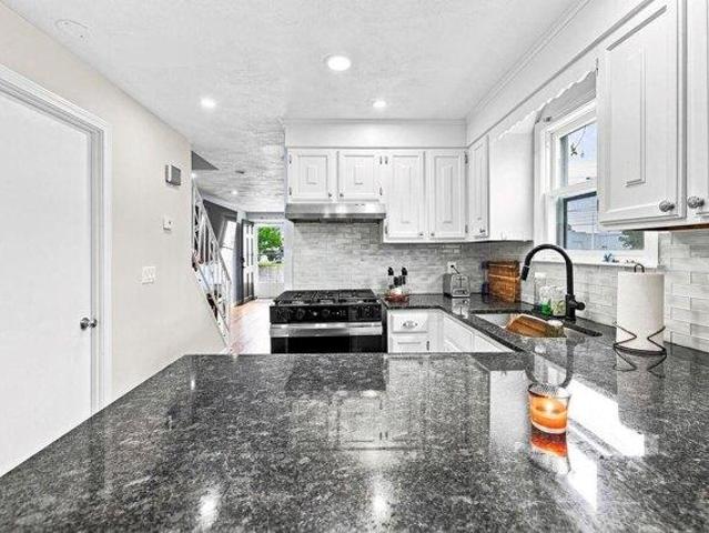 house with 4 bedroom, East Providence RI ES105280057
