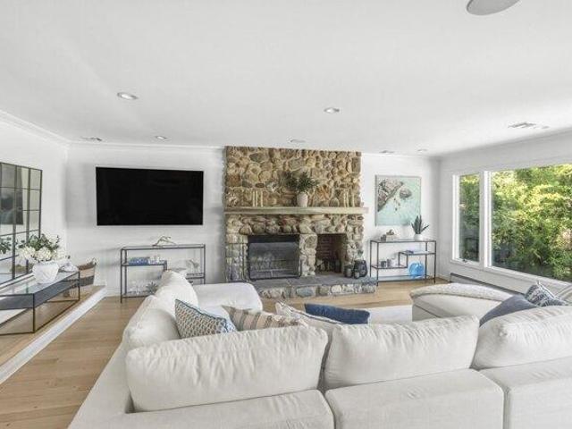 house with 4 bedroom, East Quogue NY ES104905902