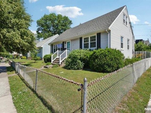 house with 4 bedroom, East Rutherford NJ DS103623595