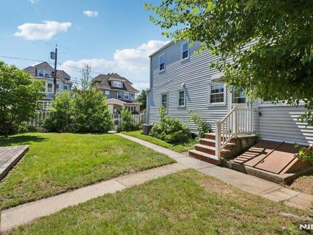 house with 4 bedroom, East Rutherford NJ ES103623595