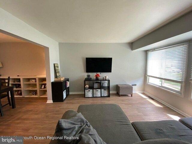 house with 4 bedroom, East Windsor NJ ES105175216
