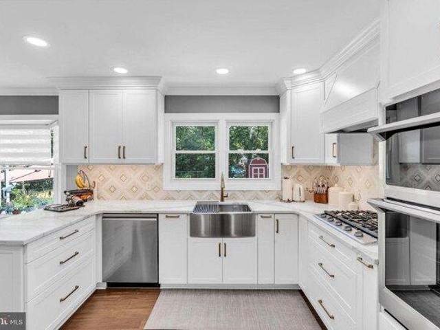 house with 4 bedroom, East Windsor NJ ES105192363