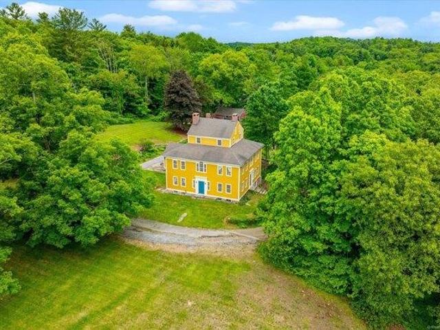 house with 4 bedroom, Eastford CT DLS102347076