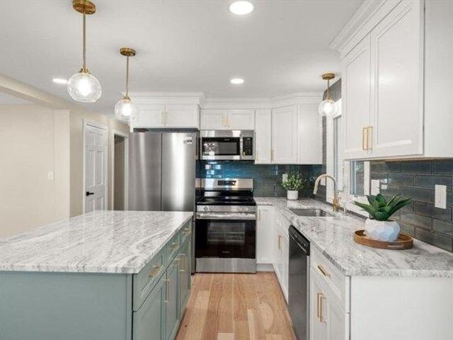 house with 4 bedroom, Easthampton MA ES102861033