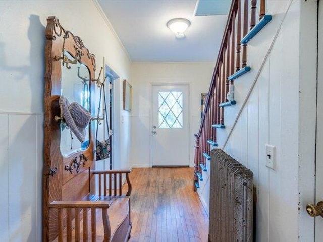 house with 4 bedroom, Easthampton MA ES103443931