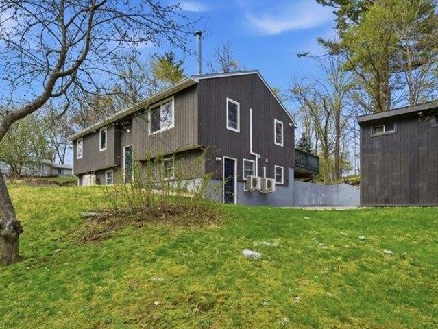 house with 4 bedroom, Easthampton MA ES104904728