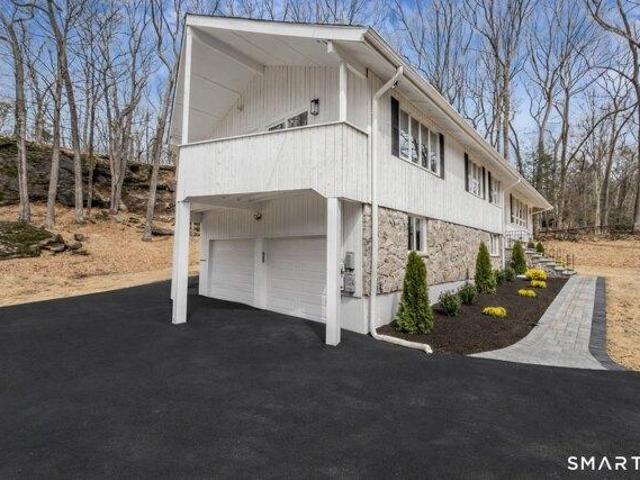 house with 4 bedroom, Easton CT DLS102316676