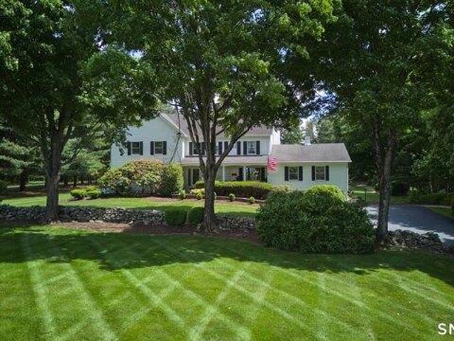 house with 4 bedroom, Easton CT ES104851947