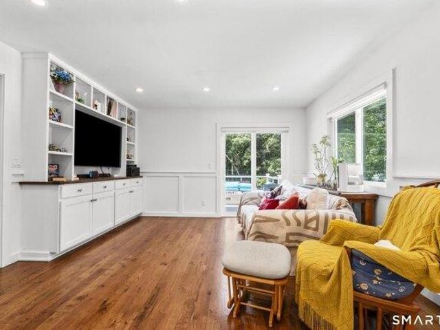 house with 4 bedroom, Easton CT ES104262214