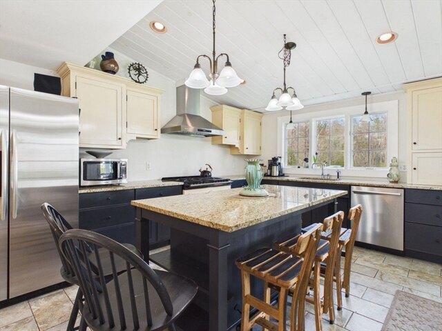 house with 4 bedroom, Easton MA DS102218866