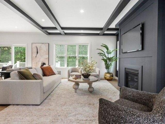 house with 4 bedroom, Easton MA DS103969164