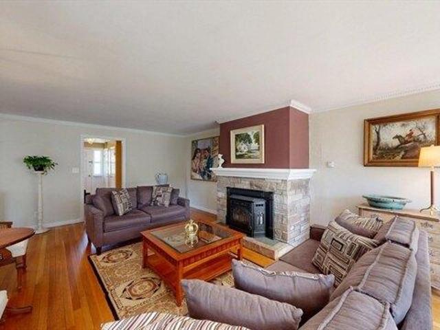 house with 4 bedroom, Easton MA ES103435094