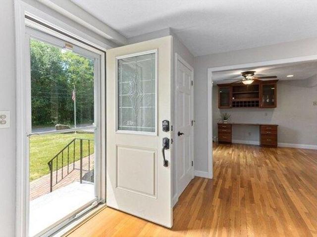 house with 4 bedroom, Easton MA ES103885251