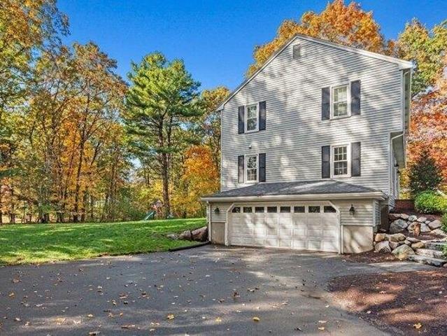 house with 4 bedroom, Easton MA ES103016927