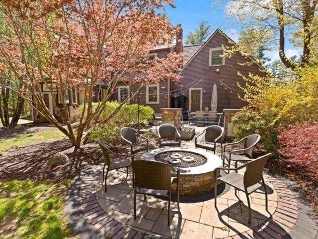 house with 4 bedroom, Easton MA ES103034260