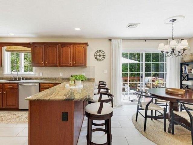 house with 4 bedroom, Easton MA ES103190033