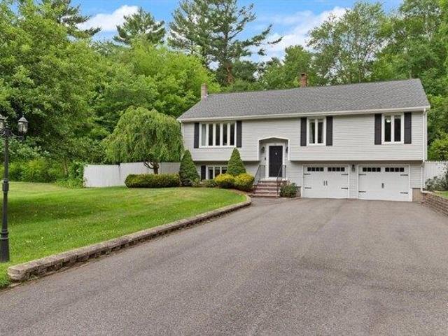 house with 4 bedroom, Easton MA ES104720583