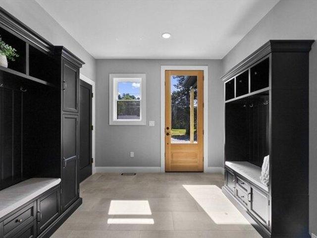 house with 4 bedroom, Easton MA ES104010532
