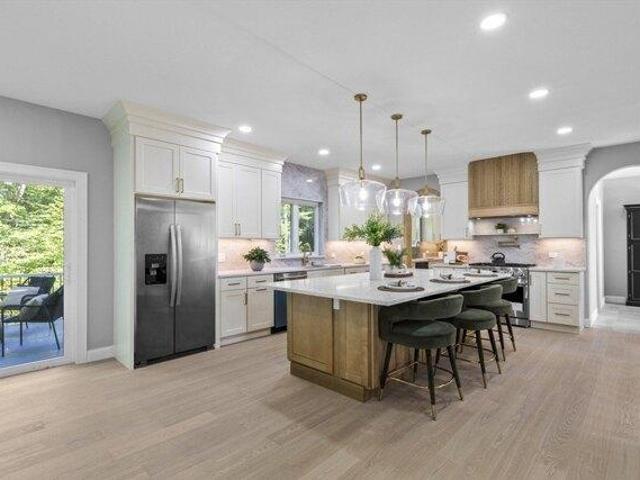 house with 4 bedroom, Easton MA ES105117126