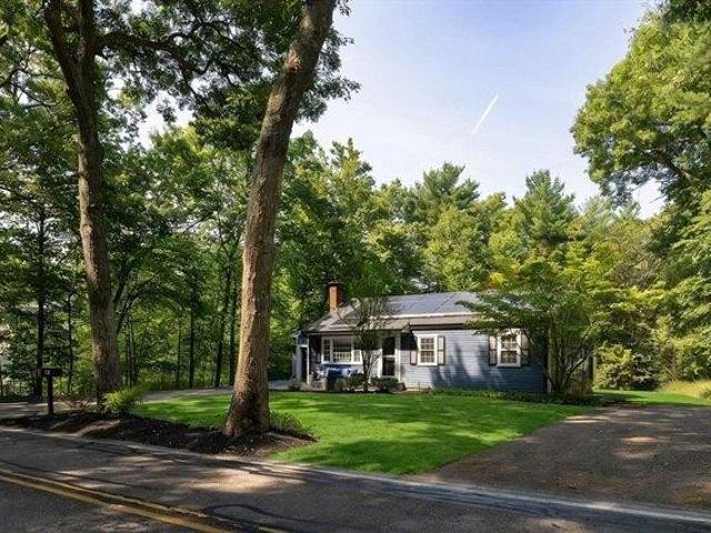 house with 4 bedroom, Easton MA ES105143681