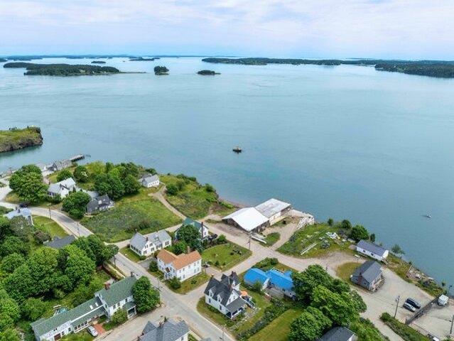 house with 4 bedroom, Eastport ME ES103189492