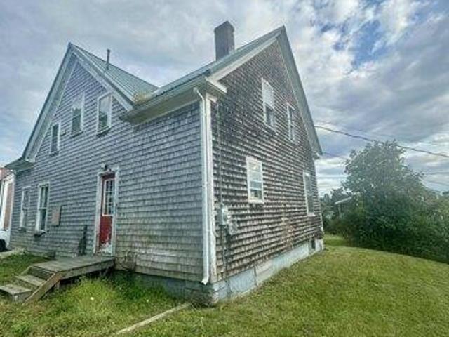 house with 4 bedroom, Eastport ME ES105143190