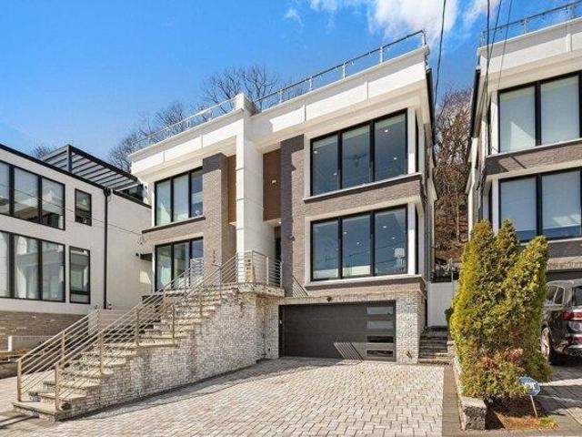 house with 4 bedroom, Edgewater NJ DLS102316822