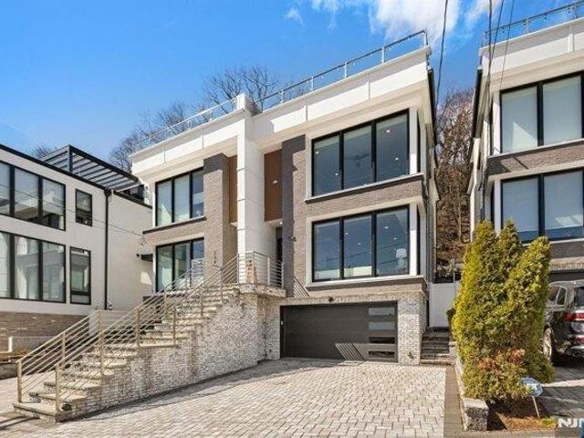 house with 4 bedroom, Edgewater NJ DS101999256