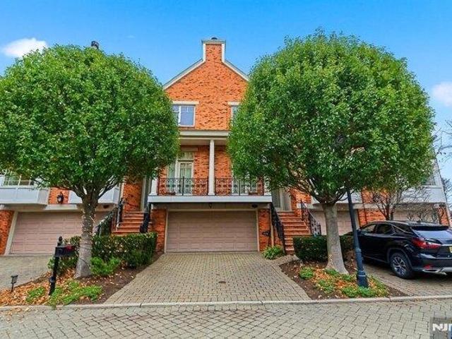 house with 4 bedroom, Edgewater NJ ES103621272