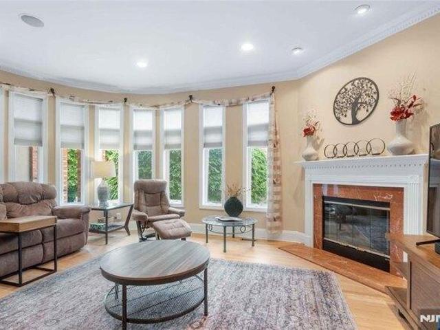house with 4 bedroom, Edgewater NJ ES104190036