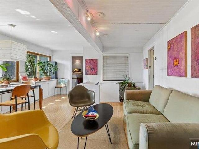 house with 4 bedroom, Edgewater NJ ES105560690