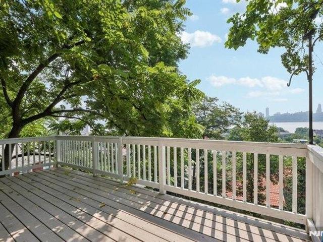 house with 4 bedroom, Edgewater NJ ES105191100