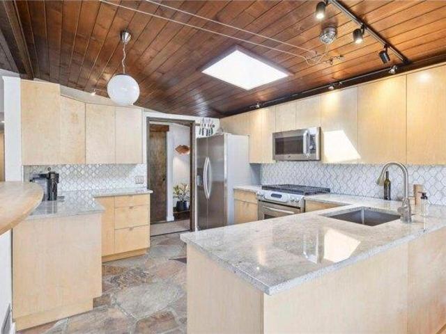 house with 4 bedroom, Edina MN ES103501472