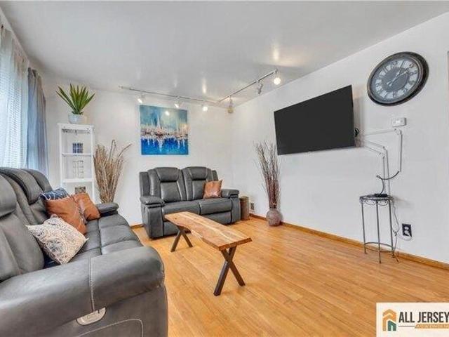 house with 4 bedroom, Edison NJ DLS102778897