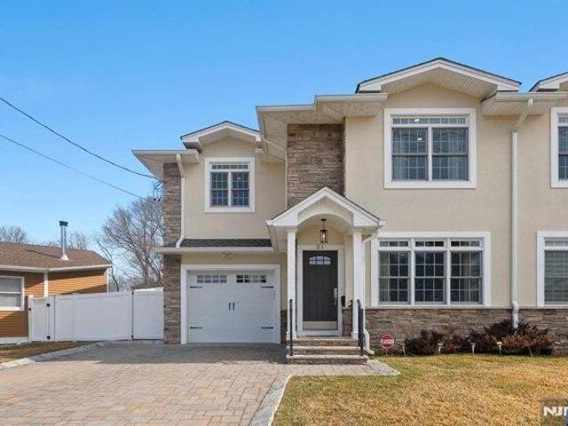 house with 4 bedroom, Elmwood Park NJ DS88546079