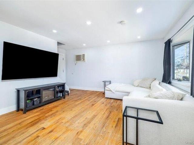 house with 4 bedroom, Elmont NY DS102282246