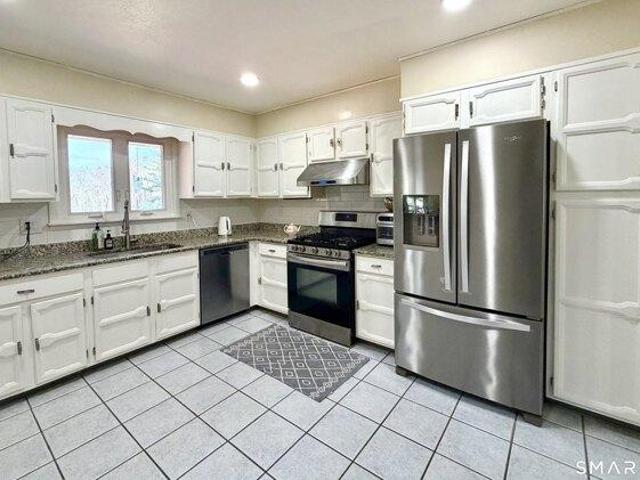 house with 4 bedroom, Ellington CT ES103127997