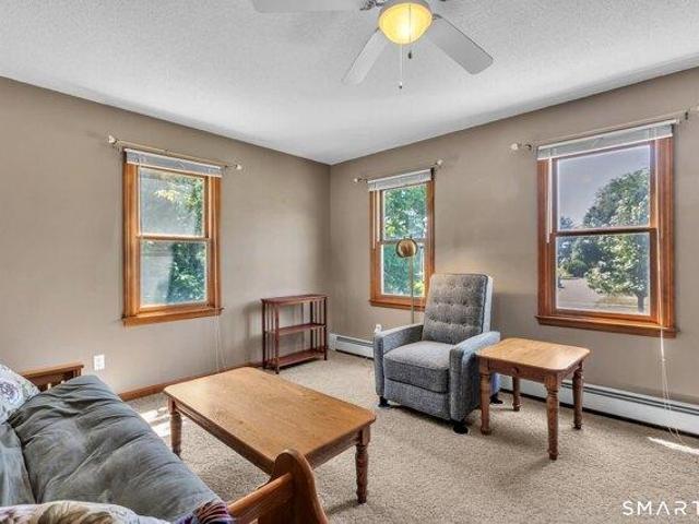 house with 4 bedroom, Ellington CT ES104571457