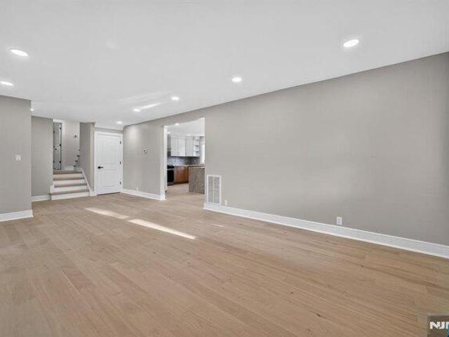 house with 4 bedroom, Emerson NJ ES105140547
