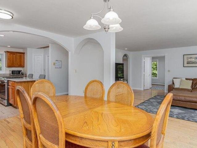 house with 4 bedroom, Enfield NH ES104541989
