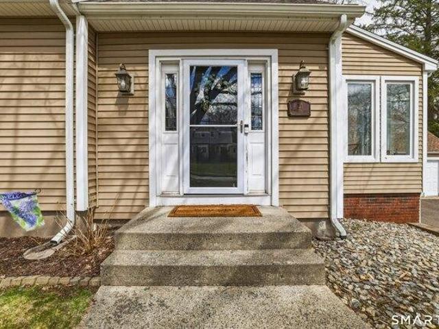 house with 4 bedroom, Enfield CT DLS102559015