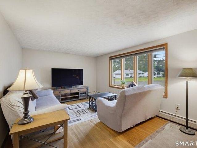 house with 4 bedroom, Enfield CT DS104192403