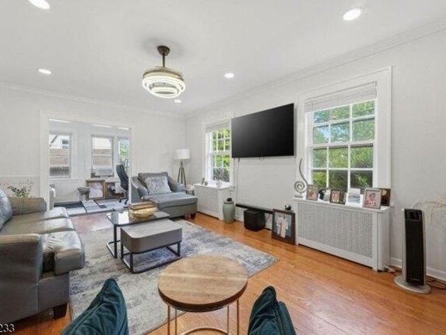 house with 4 bedroom, Englewood NJ ES105205140