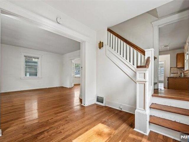 house with 4 bedroom, Englewood NJ ES105232217