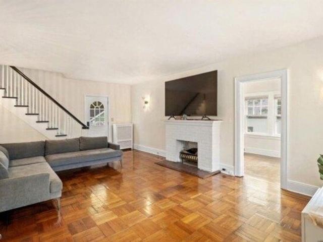 house with 4 bedroom, Englewood NJ ES105290060