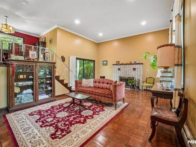 house with 4 bedroom, Englewood NJ ES105293219