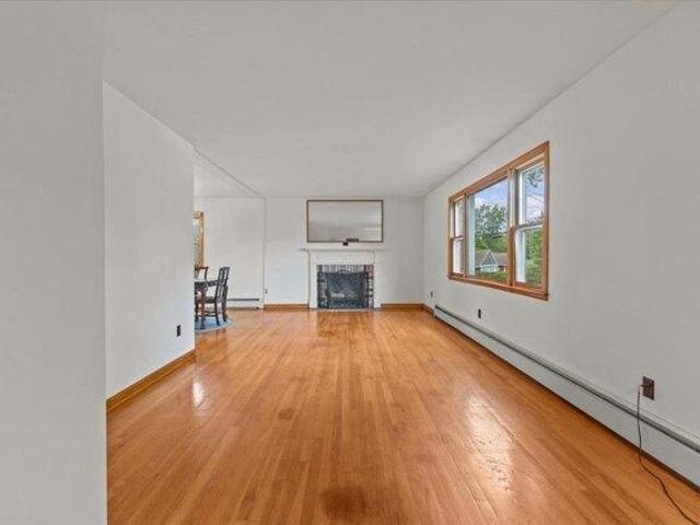 house with 4 bedroom, Essex Junction VT ES104112709